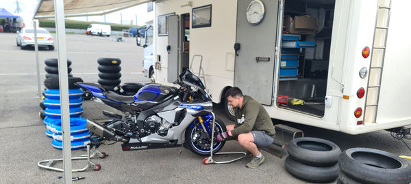 Motorcycle Tyre Fitting/ Ride In Fitting – DonisRacing Performance